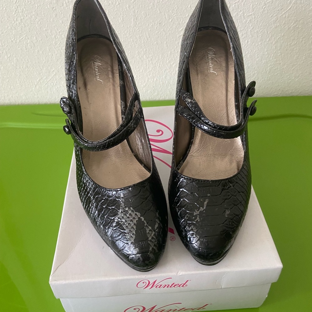 Preloved Alligator Platform Mary Janes - Gem